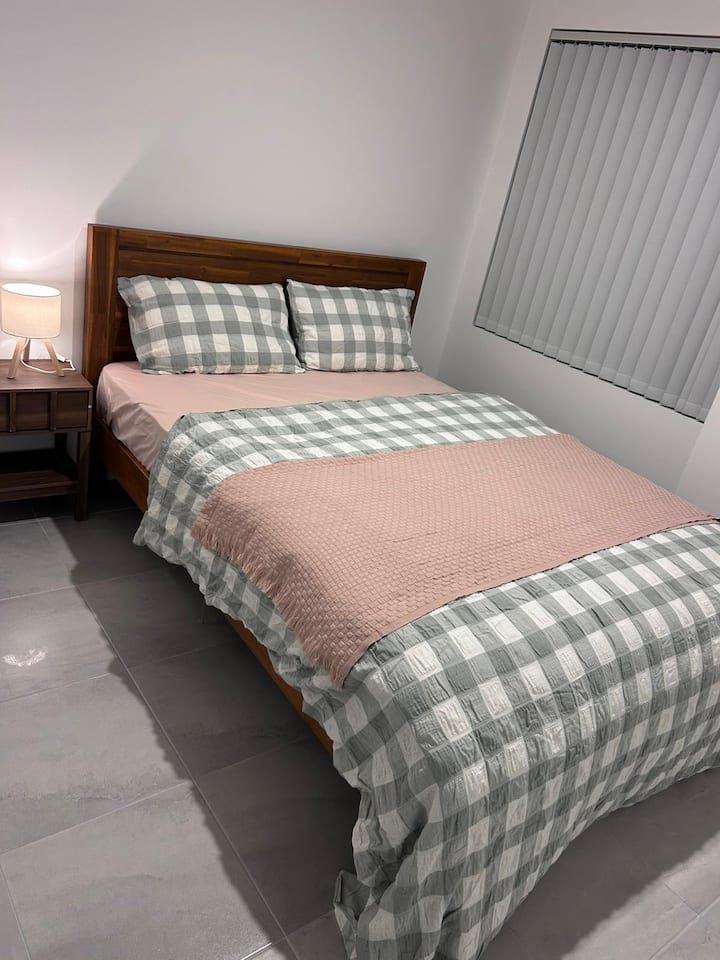 Just Walking Distance From The Madora Beach - Perth