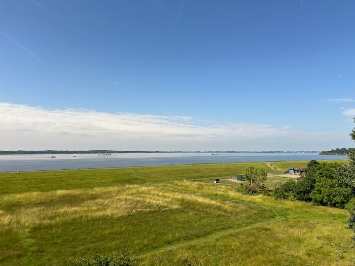 Ruim Appartement Met Prachtig Uitzicht - Huizen