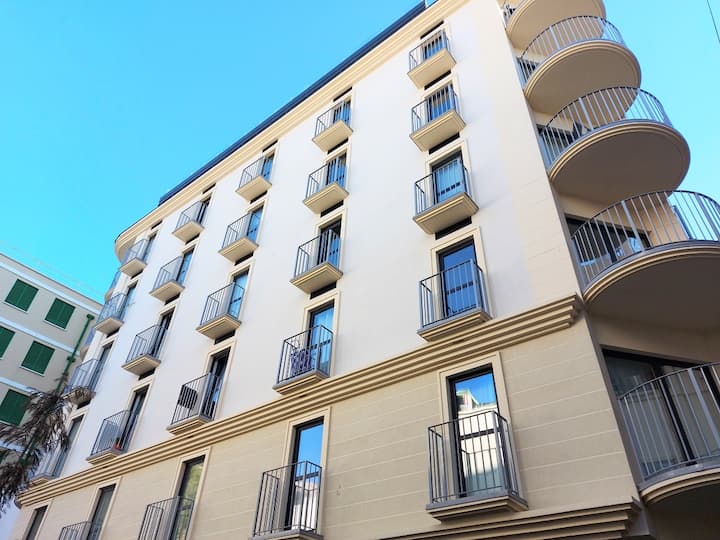 2x Bed Luxurious City Centre - Gibraltar