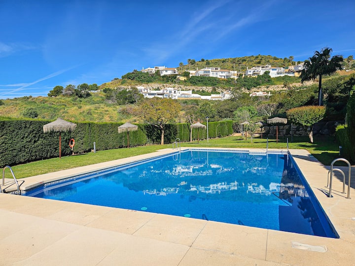 Spacious 2 Bed Penthouse Apartment, Sea Views - Sitio de Calahonda