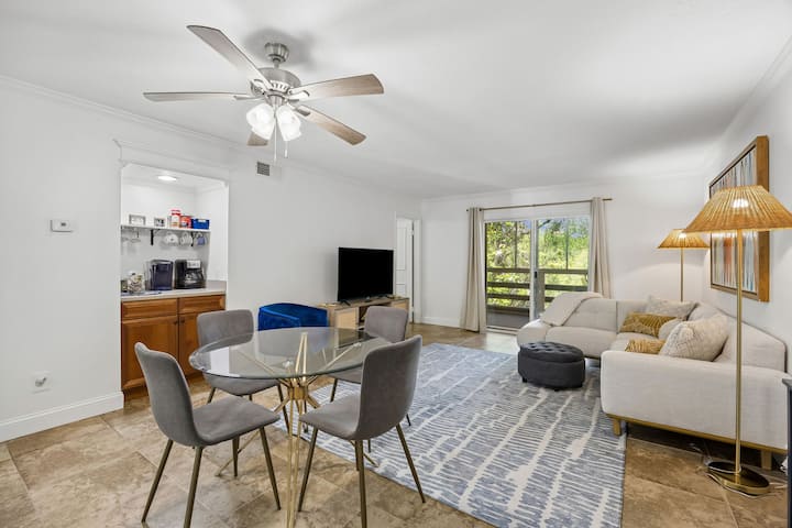 Amelia Landings 8e | Screened Balcony + Pool - American Beach, FL
