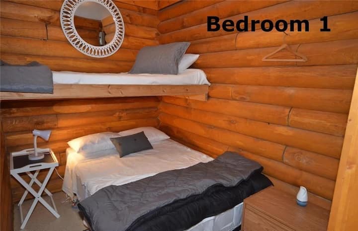 Cabin #3 - 2 Bedroom Cabin At Delaronde Resort - Saskatchewan