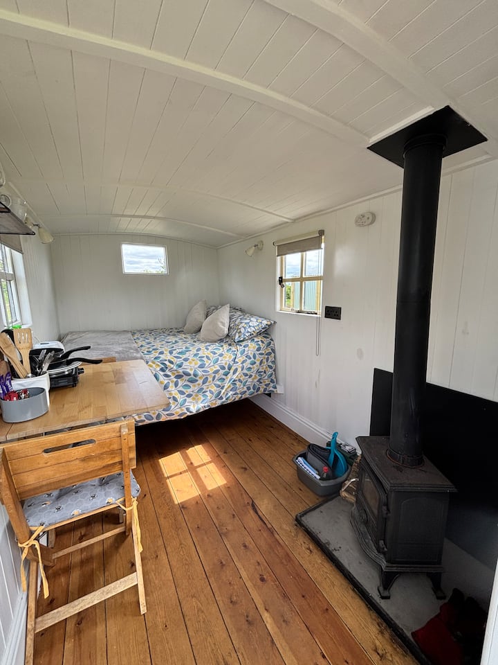Fleur - Shepherd's Hut - Tideswell
