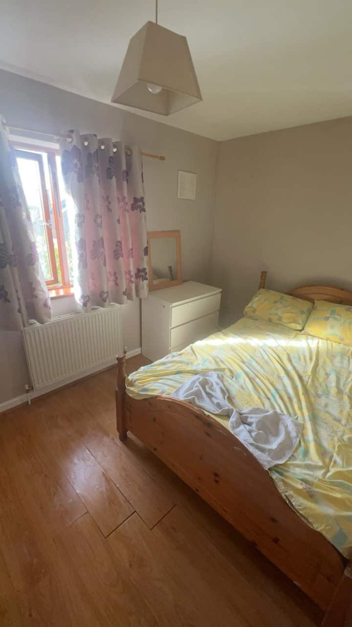 Lovely 2 Bedroom House In Excellent Location - Dublin