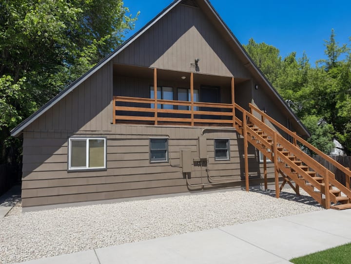 6 Bedroom, 3 Bathroom, 2 Kitchen Multifamily - Klamath Falls, OR