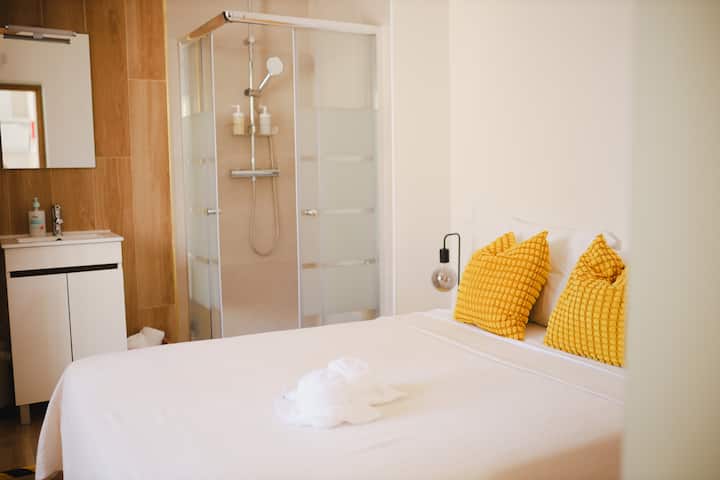 Melbourne Lane Guest House - Room Cassowary - Faro