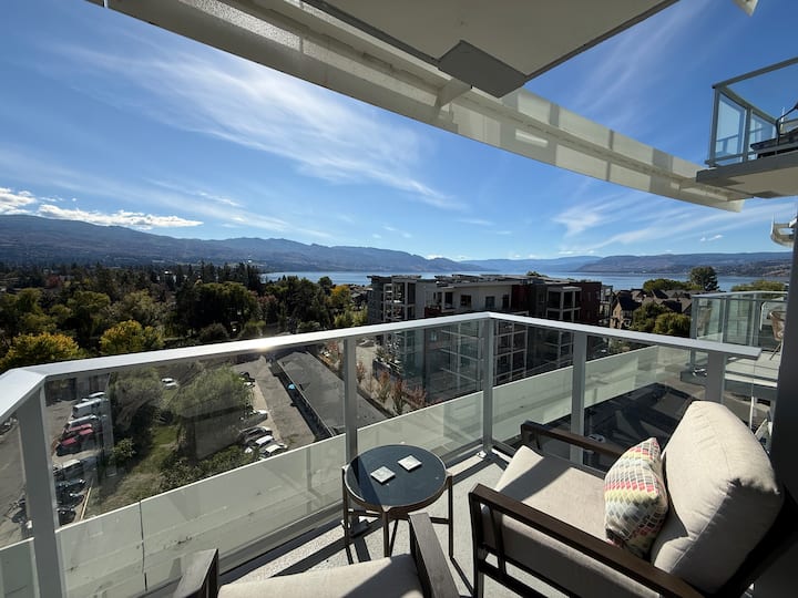 Lakefront Oasis - Resort-style Living! - Kelowna