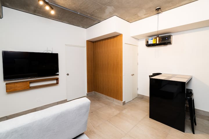 Modern Apt In Great Location With A/c And Parking - Monterrey