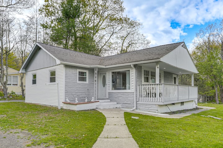 Deck & Patio! Wurtsboro Haven Near Lakes & Trails - Rock Hill, NY