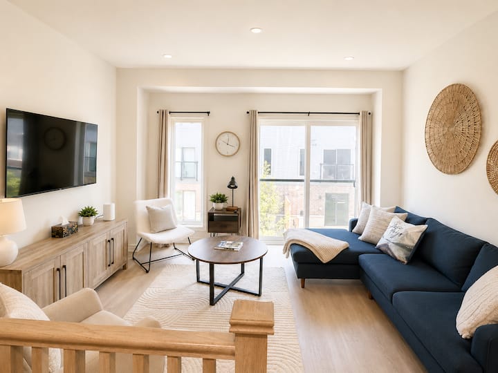 Monthly | Blue Mountain Townhouse | Prime Location - Collingwood