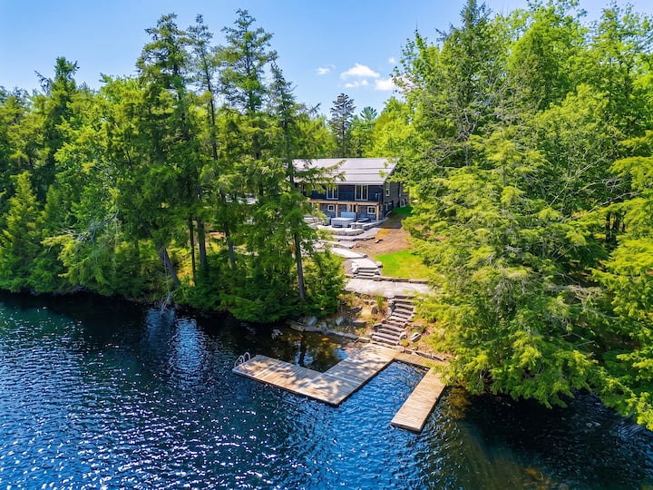 The Ripple Cottage | Dock & Hot Tub | Games Room - Huntsville