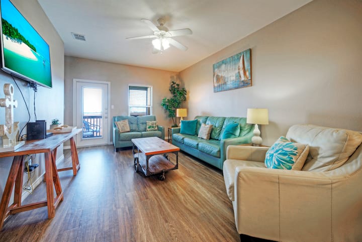 Sleeps 16 • Walk To Beach + Shared Heated Pools - Corpus Christi, TX
