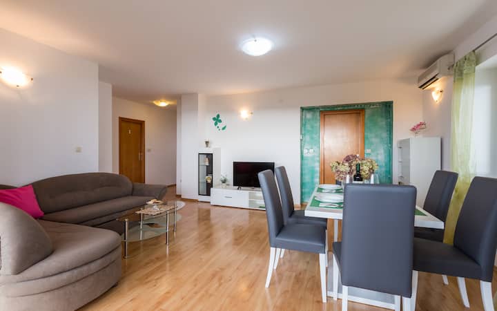 Apartment Izi Green – Sea View, Peaceful Location - Krk
