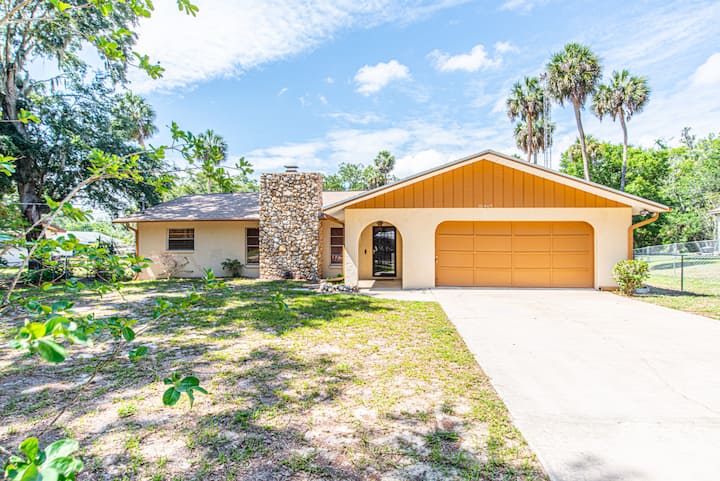 Sunkissed Sassa|8ppl|yard|1dogok - Homosassa