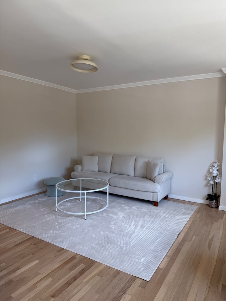 Renovated 2 Bedroom Apartment Near Downtown Ramsey - Rockland County, NY