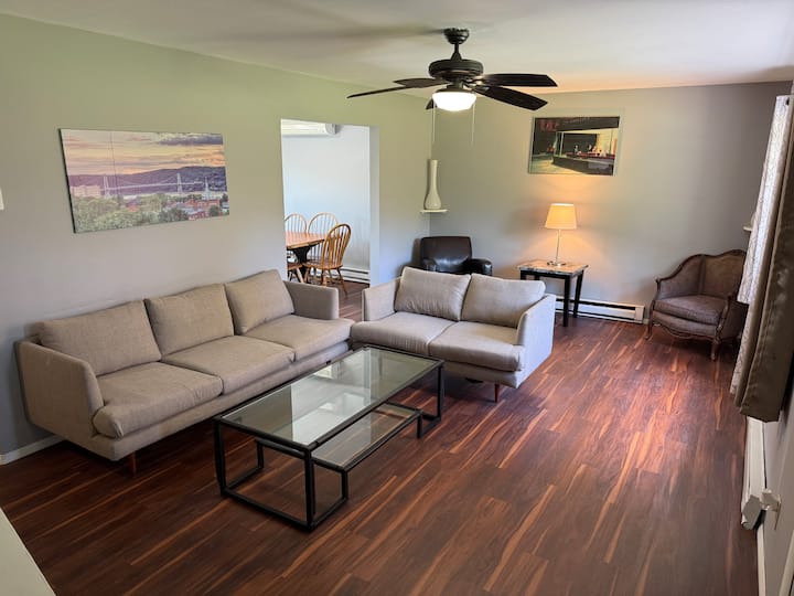 Serene Hudson Valley Escape 3br/3baths. Rail-trail - Poughkeepsie, NY