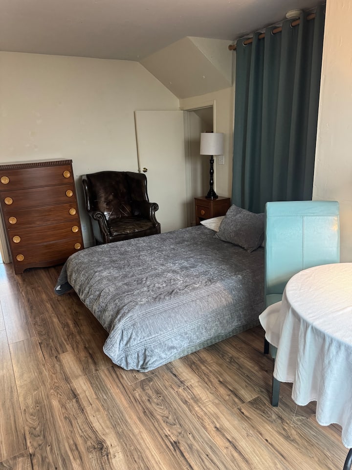 Private Beach Studio - Monterey, CA