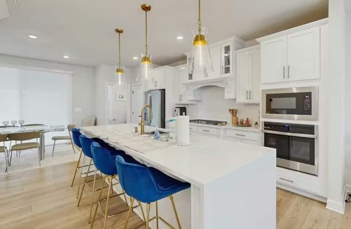 Rehoboth Retreat W/ Pool, Deck & Fireplace - Rehoboth Beach, DE