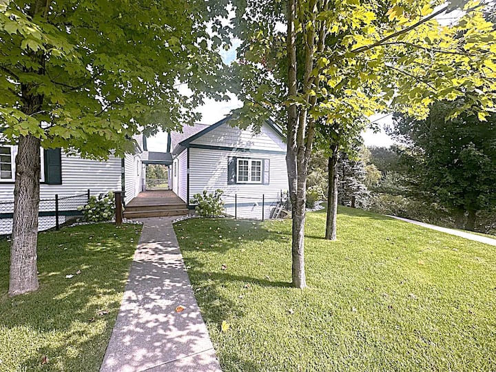 The Chief's Landing- Lower Level Condo - Torch Lake, MI