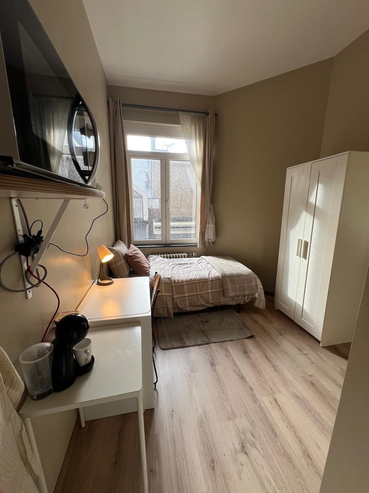 Studio Calme, Lumineux Et Agréable à Vivre. - Namur
