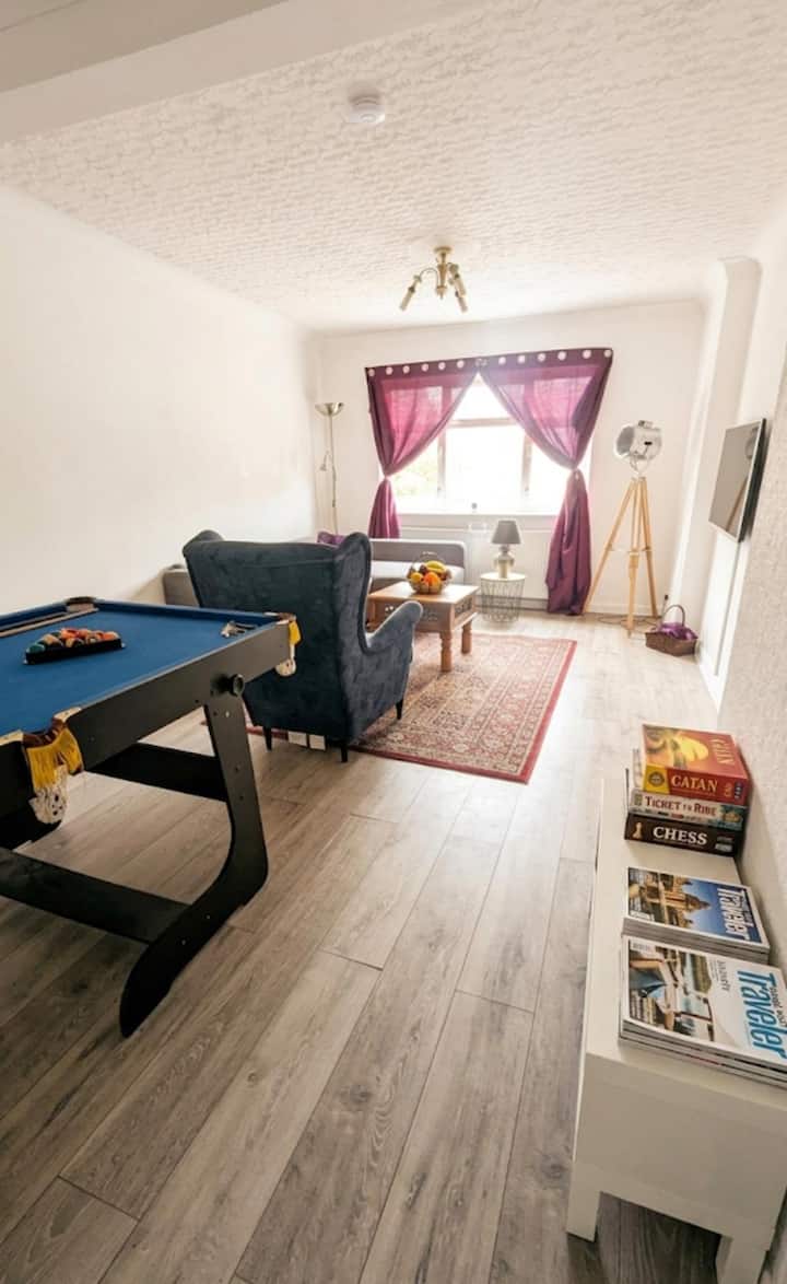6-bed Home- Pooltable -Bbq- Free Parking -Heathrow - Ruislip
