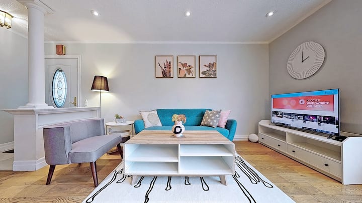 3-bedroom Detached House In Central Scarborough - Toronto