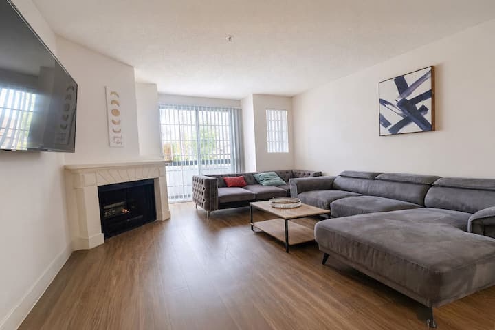 Miracle Mile Gem, 2bedroom Close To Metro & Lacma - Beverly Hills, CA