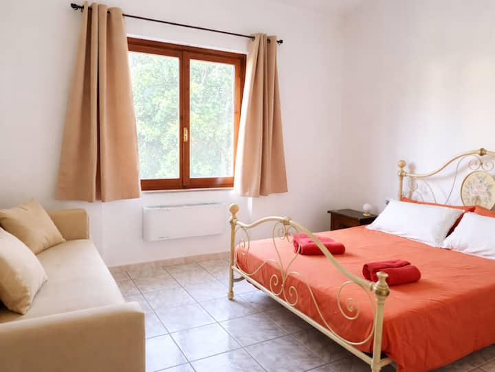 Casa Misè - Camera Tripla Zafferano - Capoterra