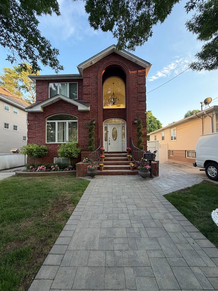 Bulls Head Studio · Private Entry · Self Check-in - Staten Island