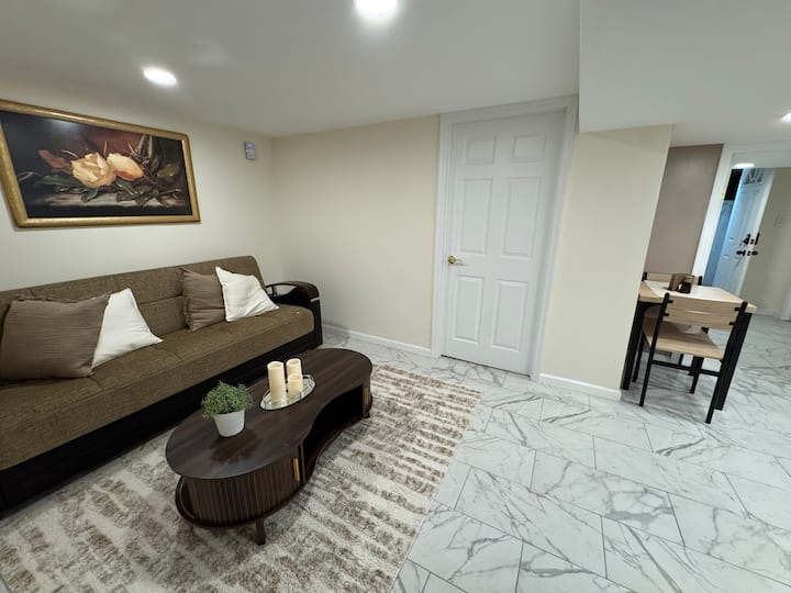 Bulls Head 1-br Suite · Private Entry · 1gig Wifi - Staten Island