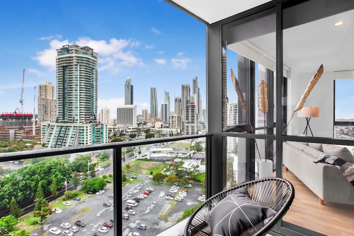Coastal Escape 1br Stroll To Beach&tram | Parking - Gold Coast
