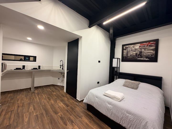 Tiny Revo Studio - Pachuca
