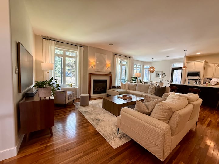Designer Home Near Jasper | Luxury Finishes & A/c - Hinton