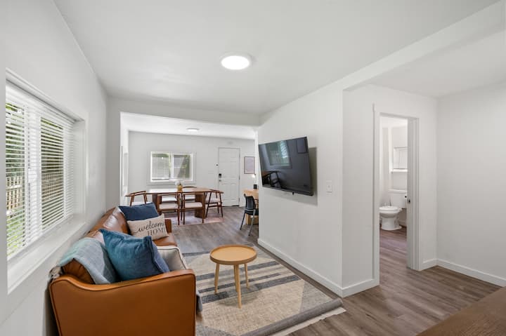 Cozy Bremerton Cottage With Loft / Attic Space - Bremerton, WA