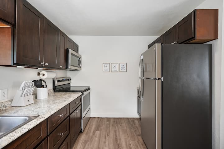 Cozy Bremerton Cottage With Loft / Attic Space - Port Orchard, WA