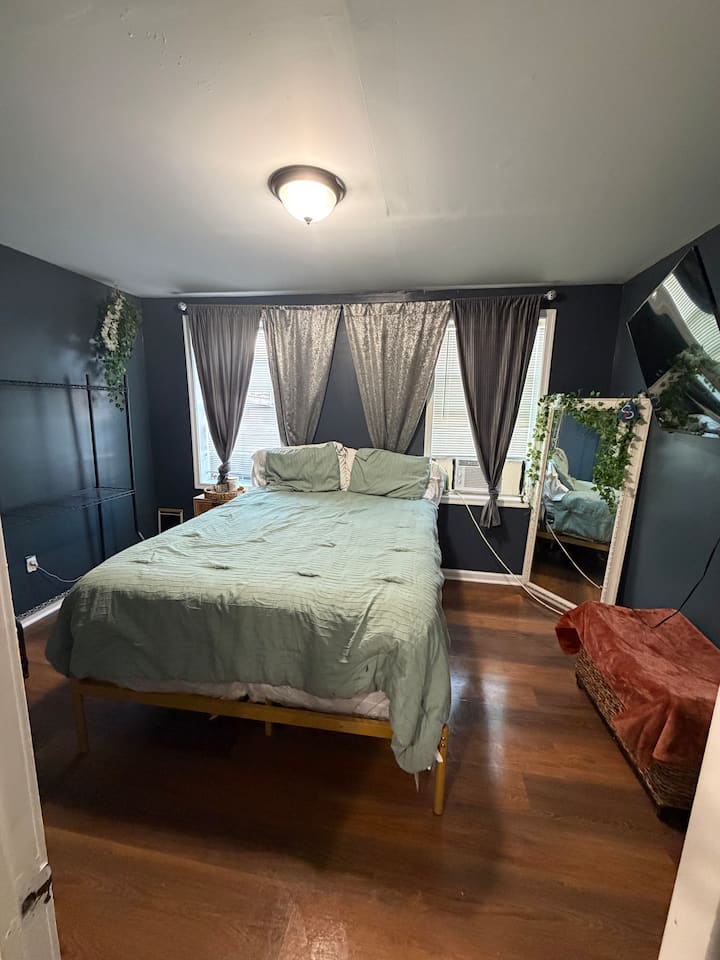 2nd Floor Apt 3b 1b In The Heart Of North
Philly. - Chestnut Hill, PA