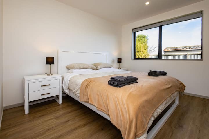 Family Home In Hornby | Parking & Backyard - Christchurch