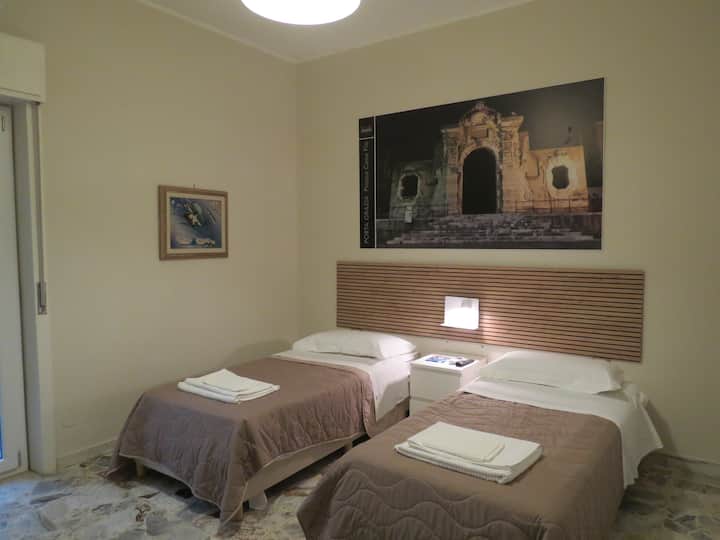 Camera Doppia In Casa Contesse - Messina