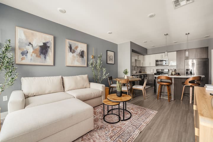 Newport Irvine 2b Luxury Suite | Family Comfort - Irvine, CA