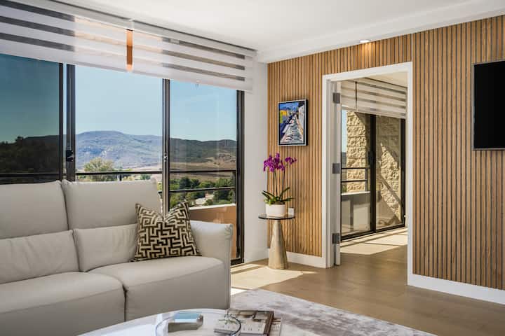 Laguna Luxury Condo All-inclusive With Meals - Laguna Beach, CA