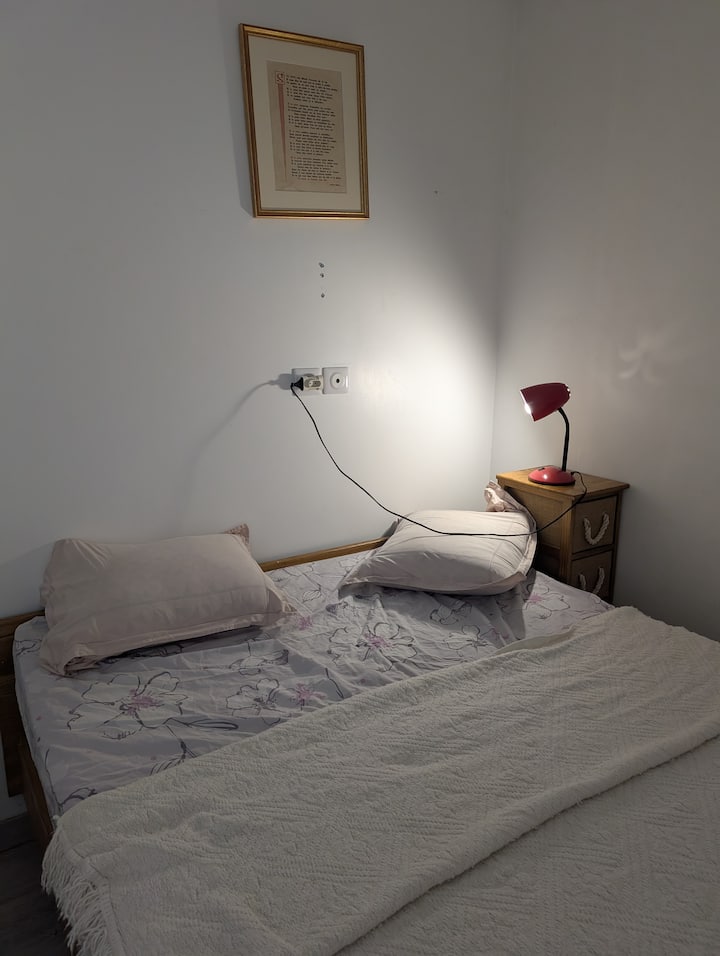 Chambre De Travail Avec Le Meilleur Wifi 7 - Antony