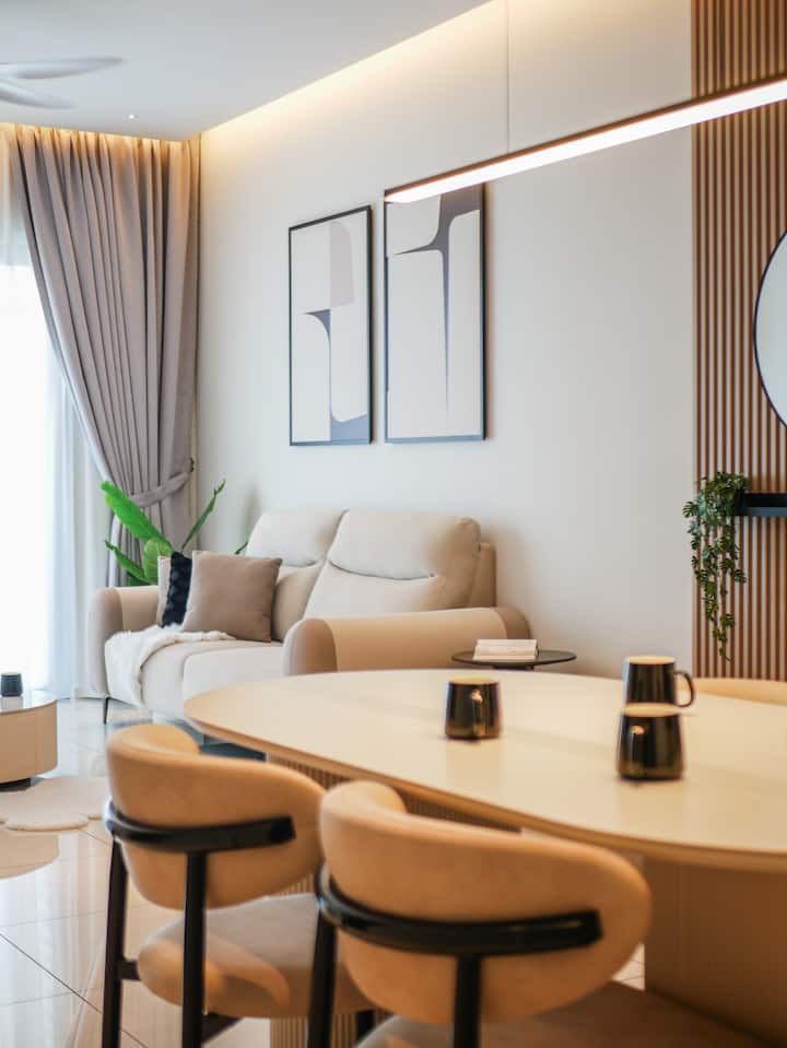 Veloura Suite With 2br @ Queensbay Area City View - Bayan Lepas