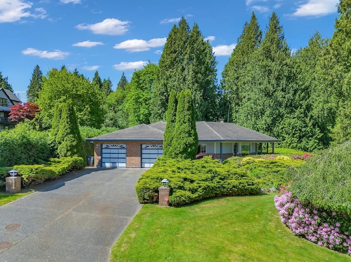 Spacious 3br Near White Rock & Morgan Creek - Surrey