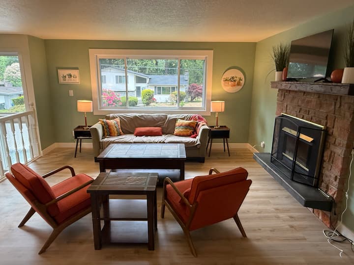Spacious Pet-friendly Lacey Home W/ Deck & Yard - Olympia, WA