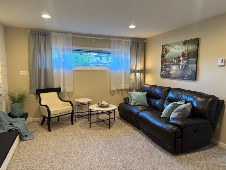 2br Royal Oak Suite | Monthly Stays Welcome - Victoria