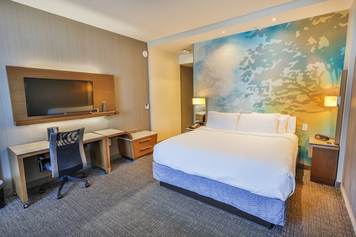 Hotel Room - Standard King - Fort Walton Beach, FL