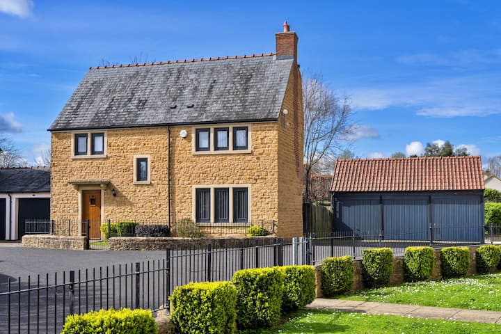 Hollies Cottage, Elm (4 Bed) - Yeovil