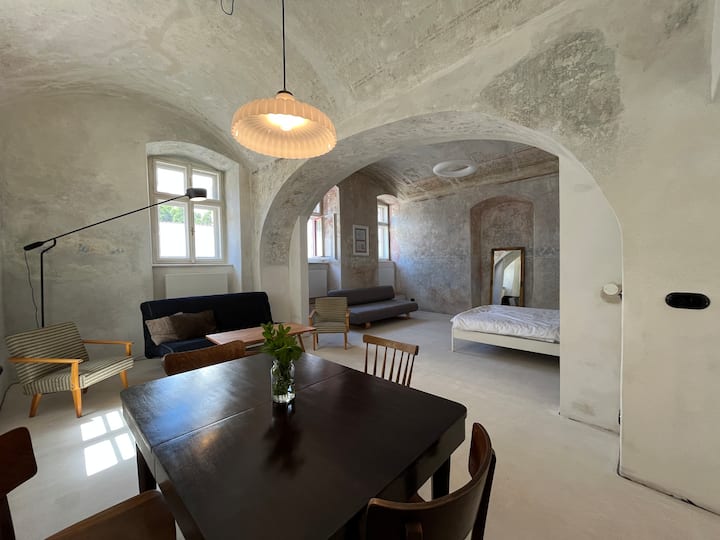 Large Historic Residence For Groups - Kutná Hora