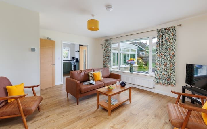 Westway | Steps From Colwell Bay | Coastal Retreat - Isle of Wight