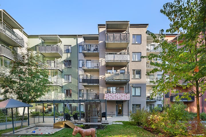 Stylish Sätra Apartment With Balcony Near Metro - Stockholm